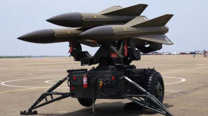 Spain gives Ukraine first Hawk anti-aircraft missile systems ...