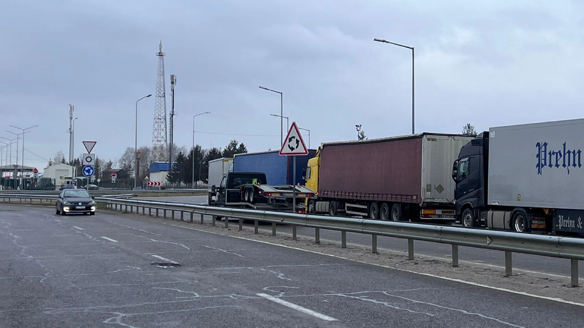 Polish border blockade: Cars and buses let through on two checkpoints ...