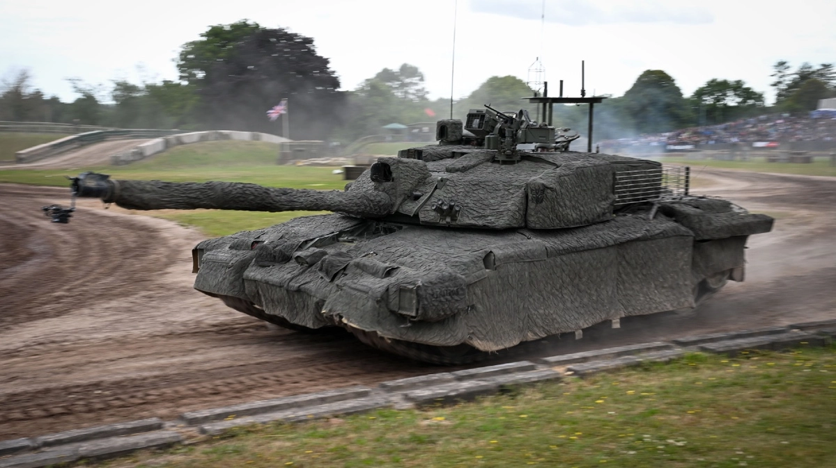 Ukraine uses British Challenger 2 tanks in operation in Russia's Kursk ...