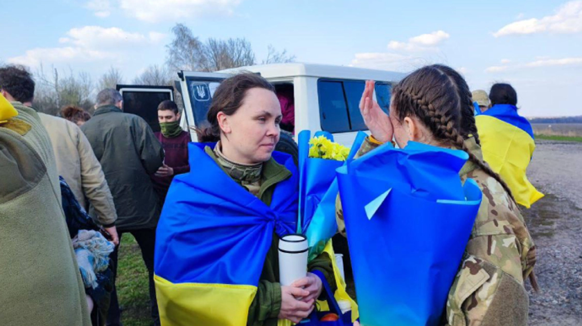 Ukraine brings back 100 more soldiers from Russian captivity ...