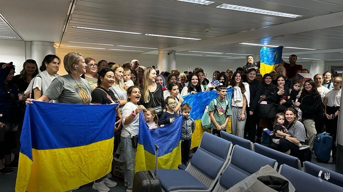 Ukraine evacuates over 130 Ukrainians and 45 foreigners from Lebanon ...