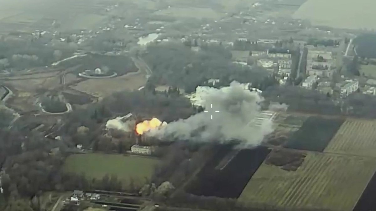 Ukraine's Unmanned Systems Forces release video of strike on Russian ...