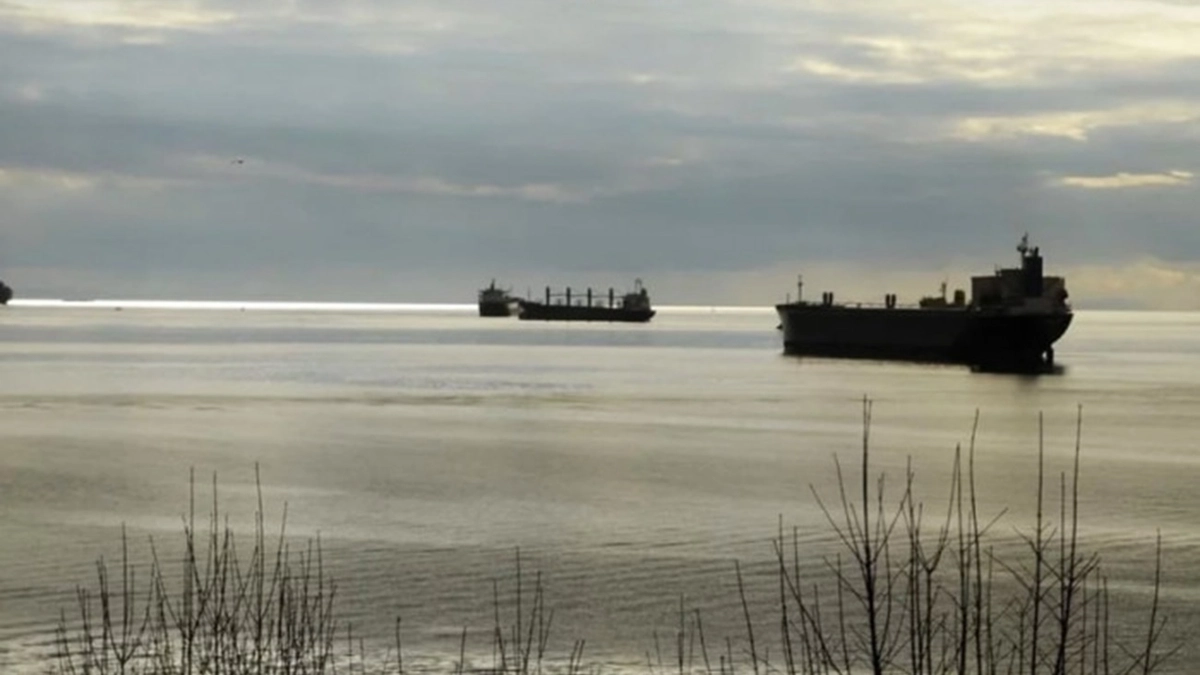 Explosion hits Russian oil tanker near Russia's Chukotka | Ukrainska Pravda