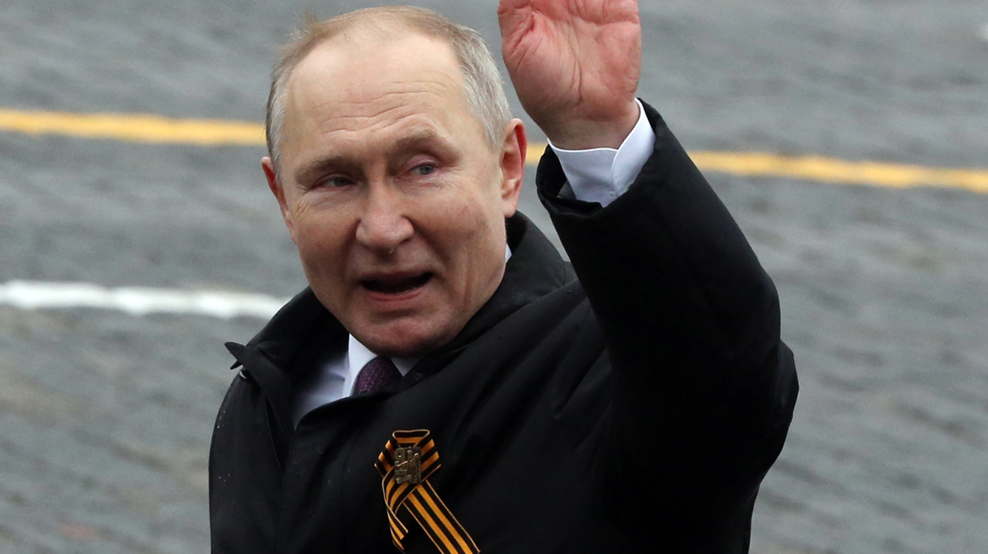 Putin has been wearing bulletproof vests in public for 5 years ...