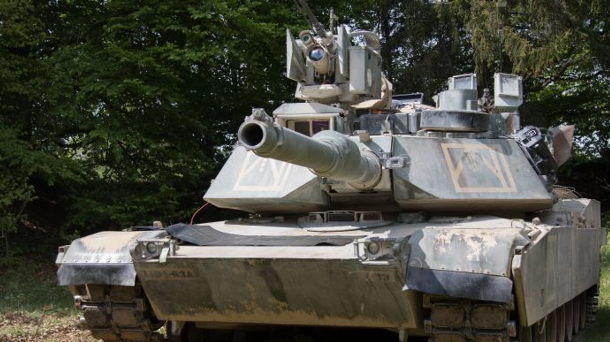 US will send Ukraine more advanced Abrams tanks, but without "secret ...