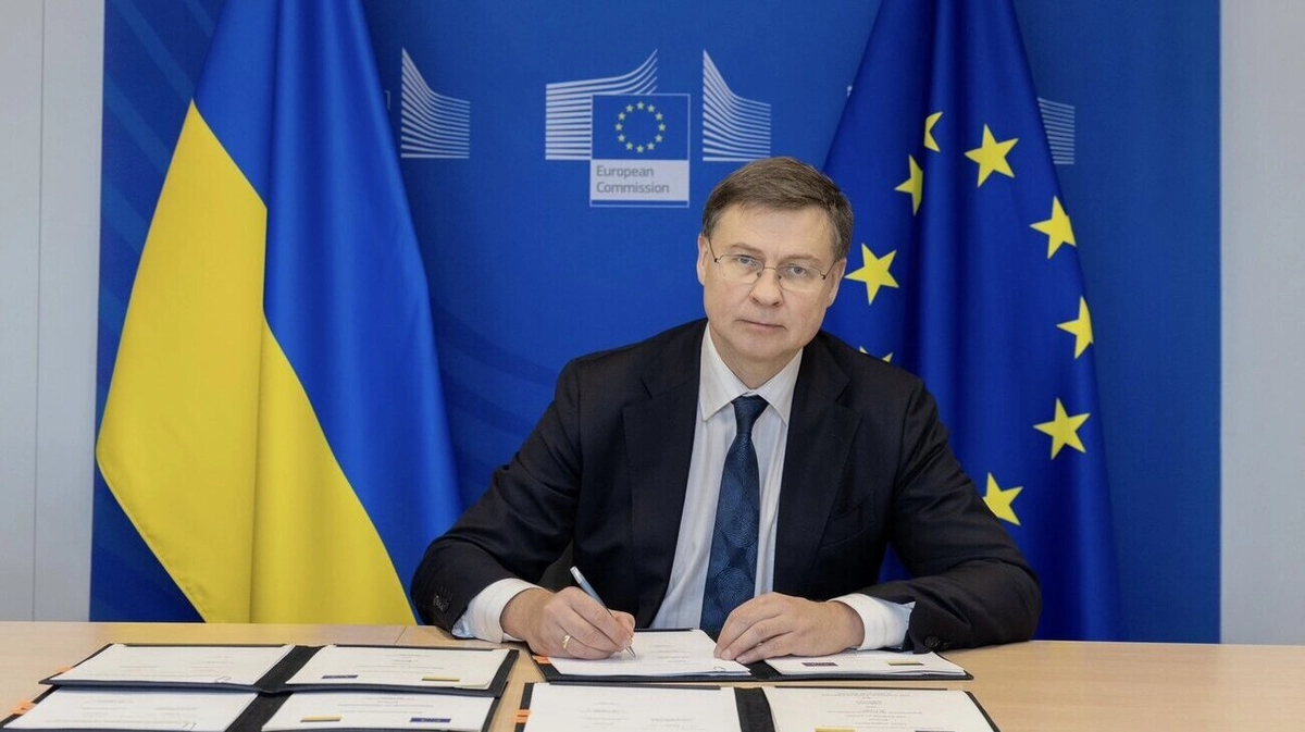 EU and Ukraine agree on €18.1 billion assistance secured by frozen ...