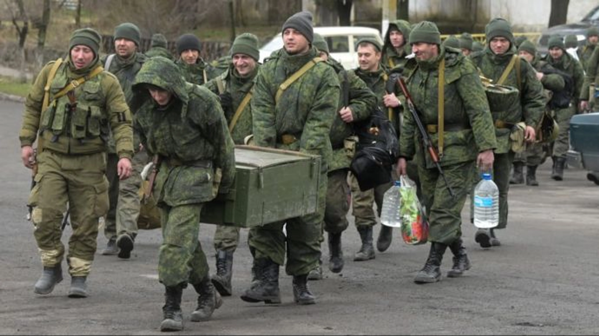 Russians prepare to evacuate civilians from Ukraine's south to Crimea ...
