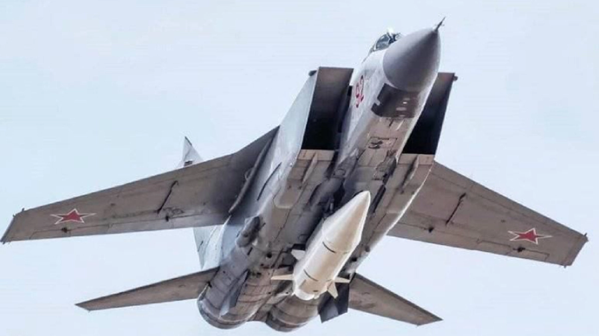 Engine of Russian MiG catches fire again while flying in Belarus ...