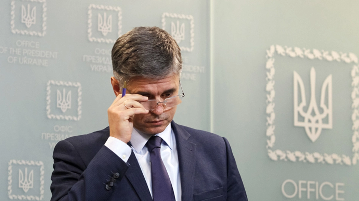 Zelenskyy dismisses Ukrainian Ambassador to UK who criticised him for ...