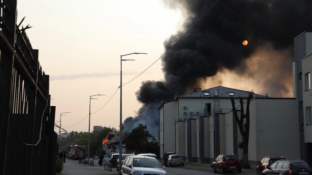 Police video shows Russian Shahed drone strikes in Kyiv | Ukrainska Pravda