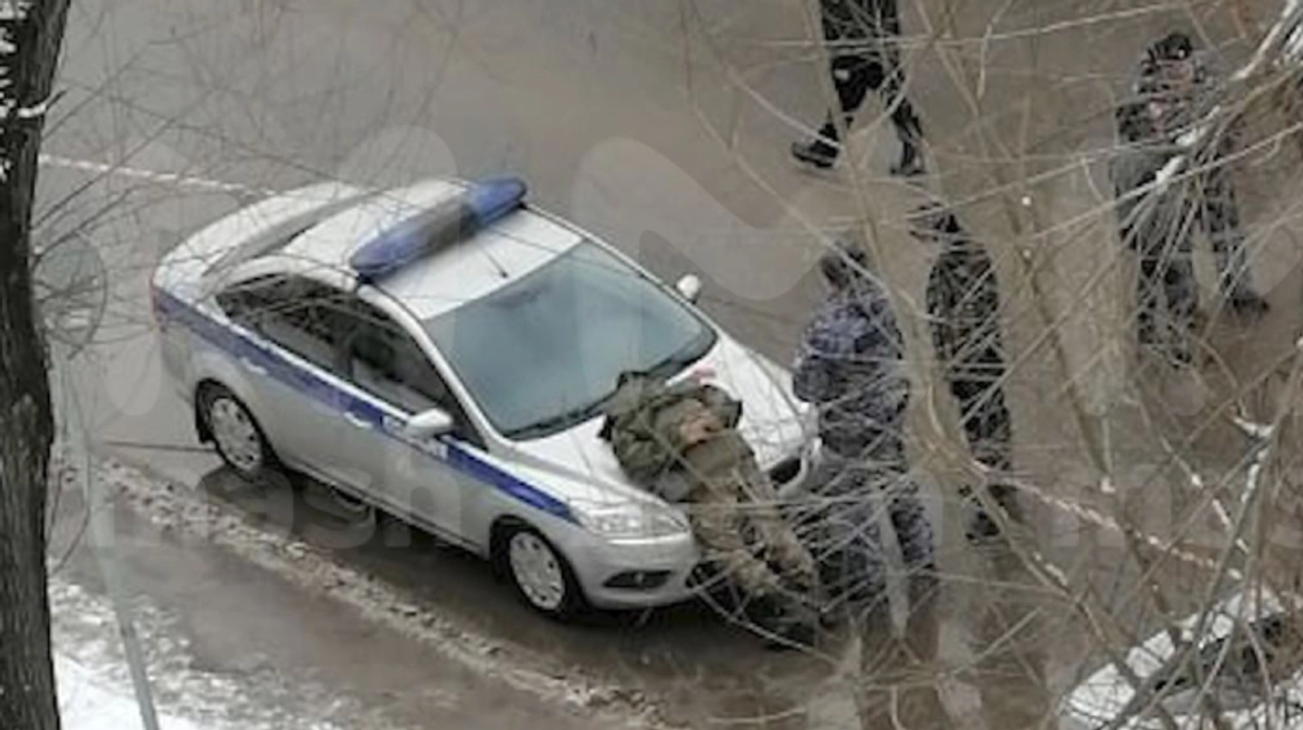 Soldier armed with grenade flees military base in Russia | Ukrainska Pravda