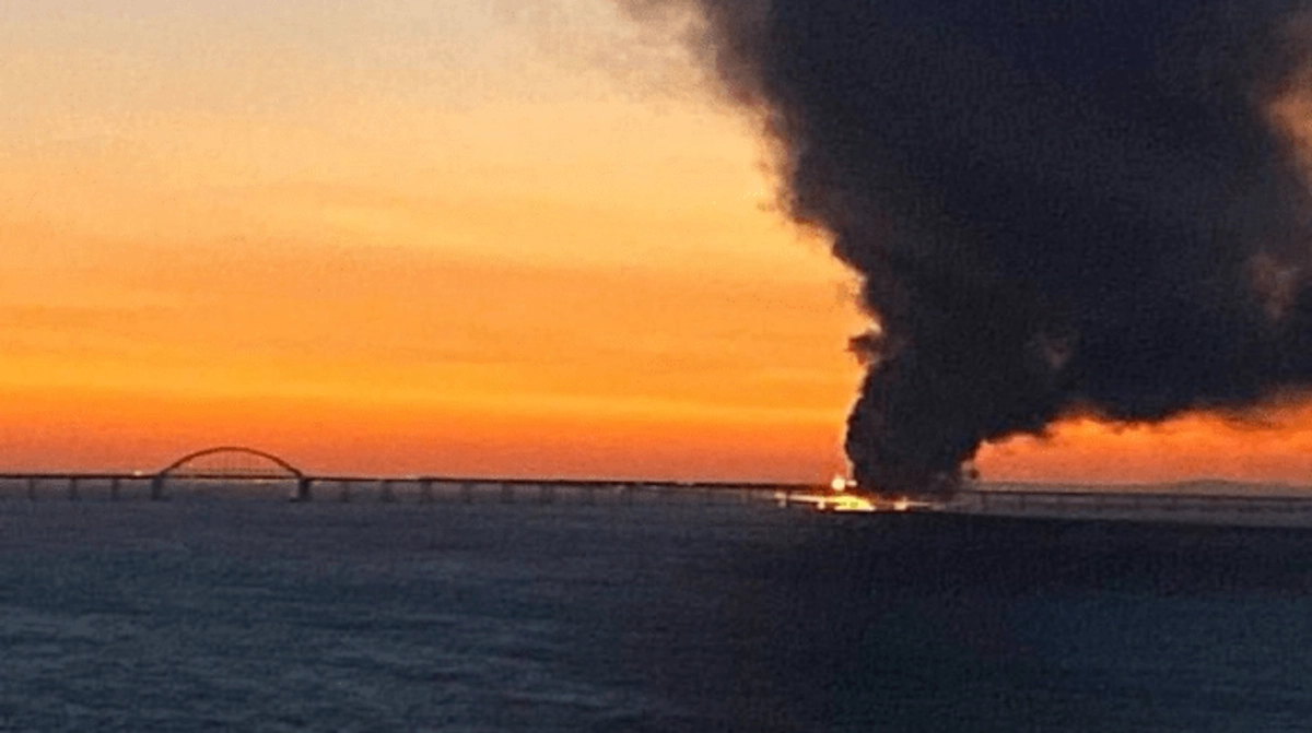 Crimean Bridge is on fire | Ukrainska Pravda