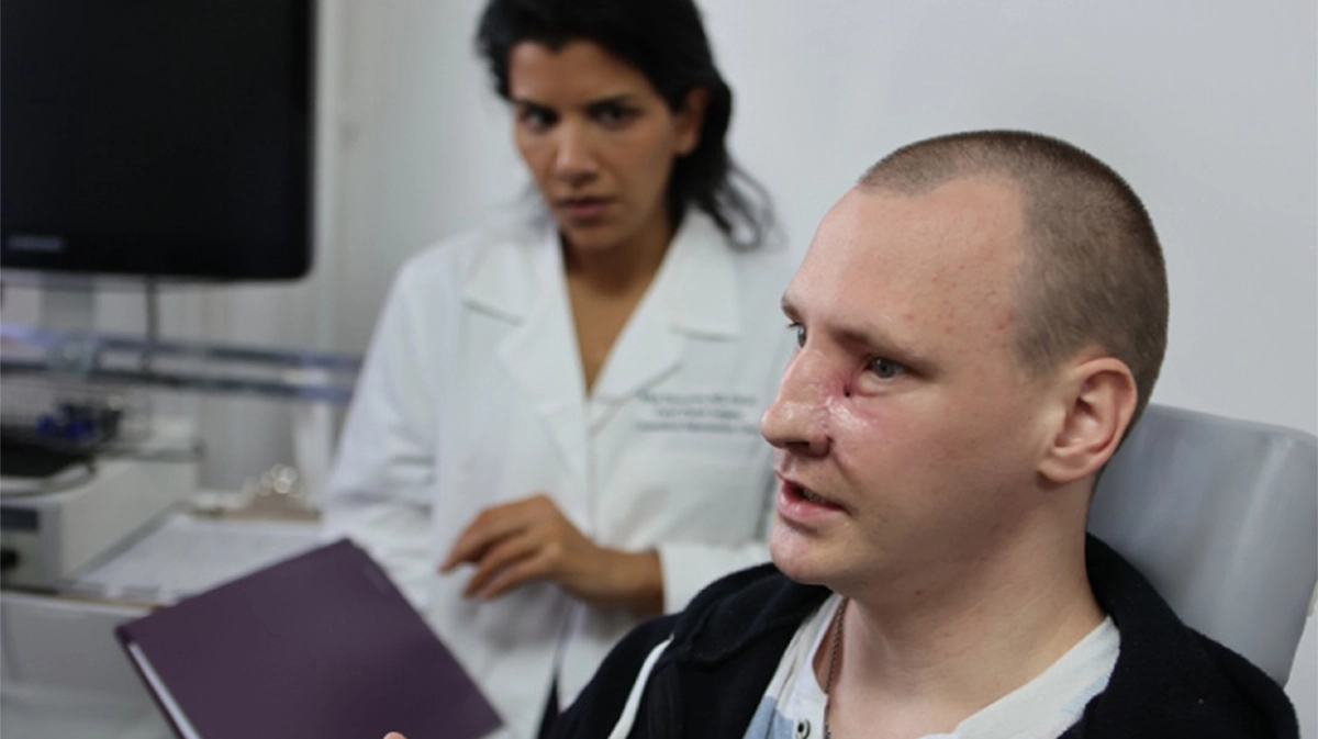 Doctors restore face of wounded soldier with broken skull and hole ...