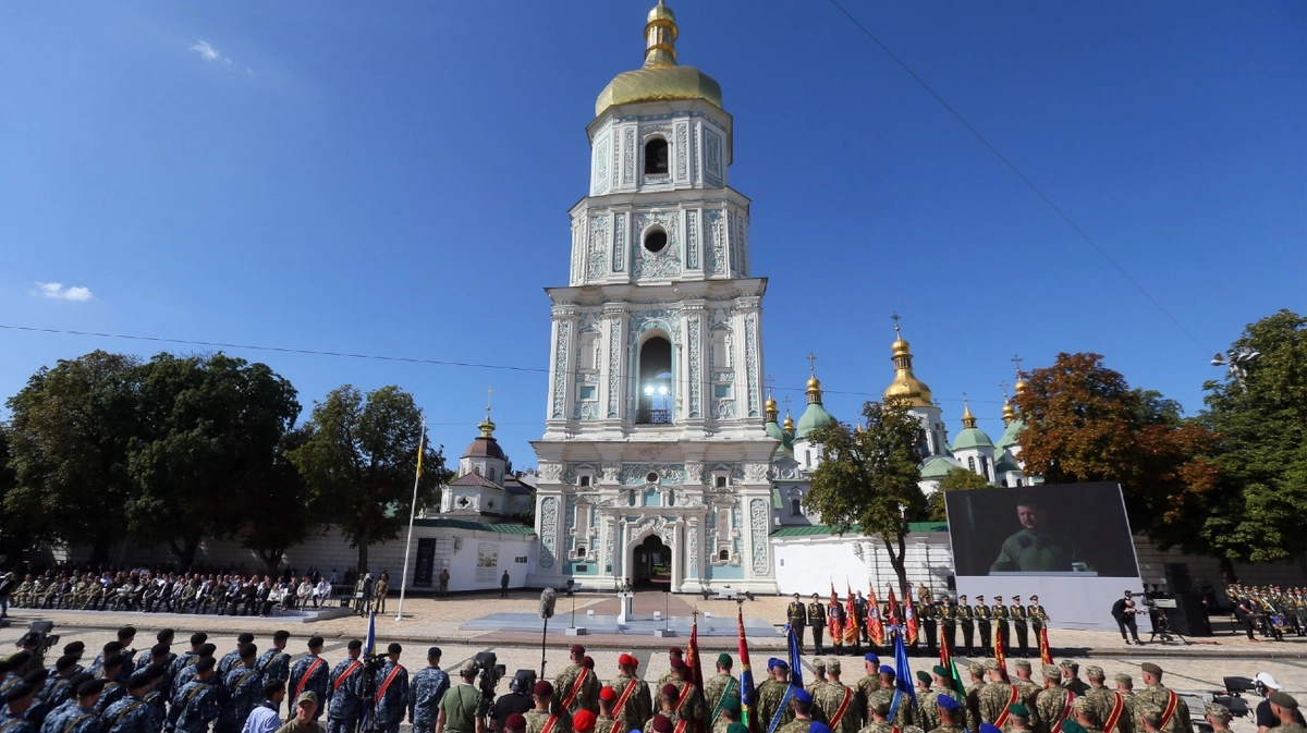 38% of Ukrainians consider restoration of Ukraine's borders as of ...