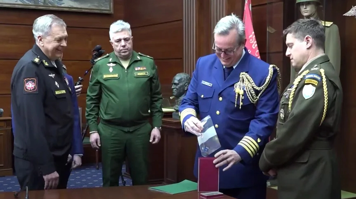 Russia claims it handed US "evidence" of attempted Ukrainian strike on ...