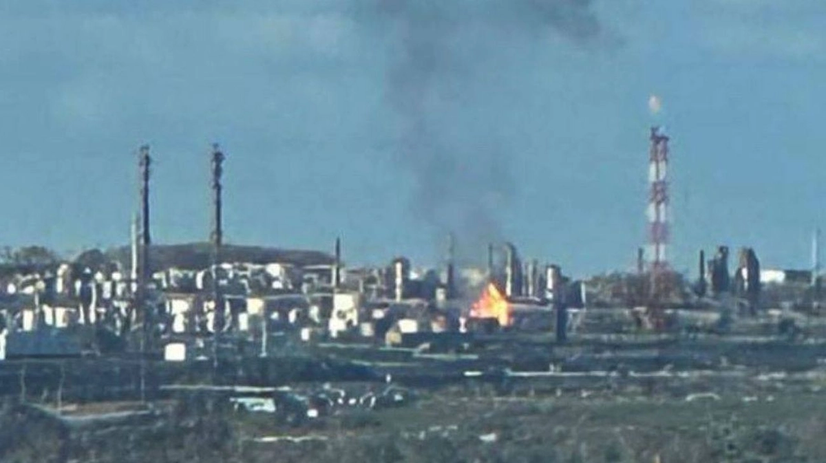Ukrainian Defence Intelligence drones hit oil refinery in Russia's Ufa ...