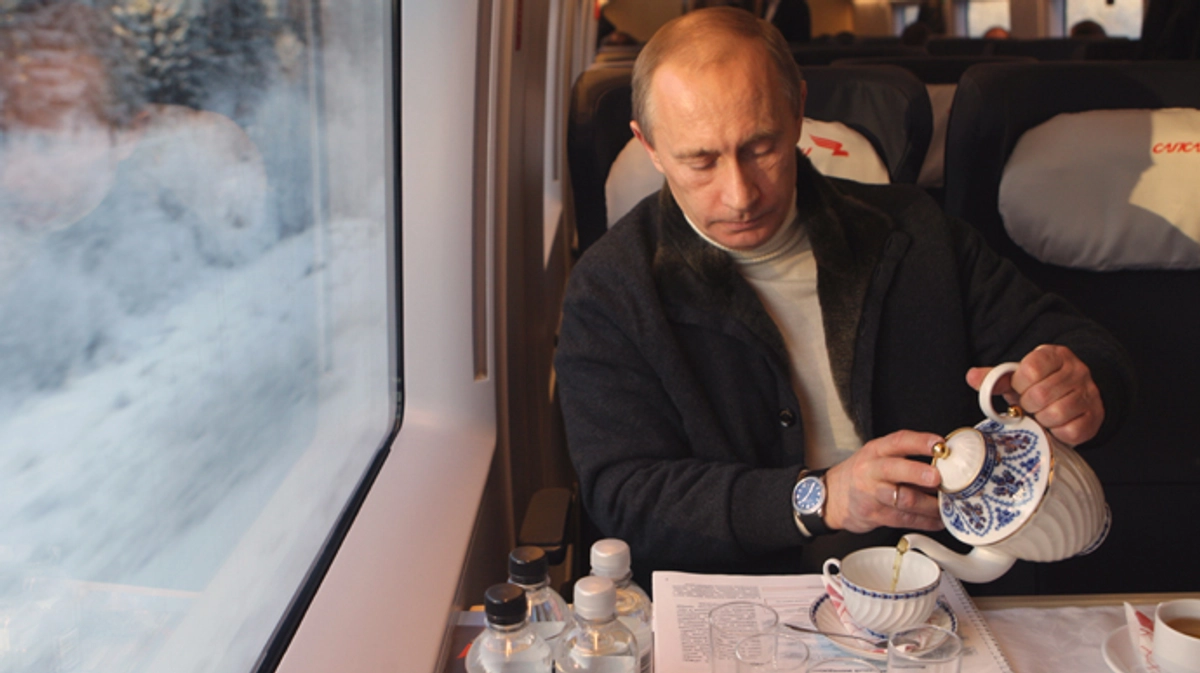 Not only an armoured train: a secret railway was built for Putin in ...