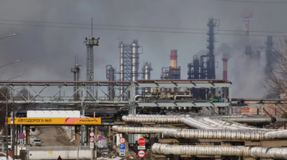 Repeat drone strike hits Ryazan oil refinery supplying fuel to Moscow ...