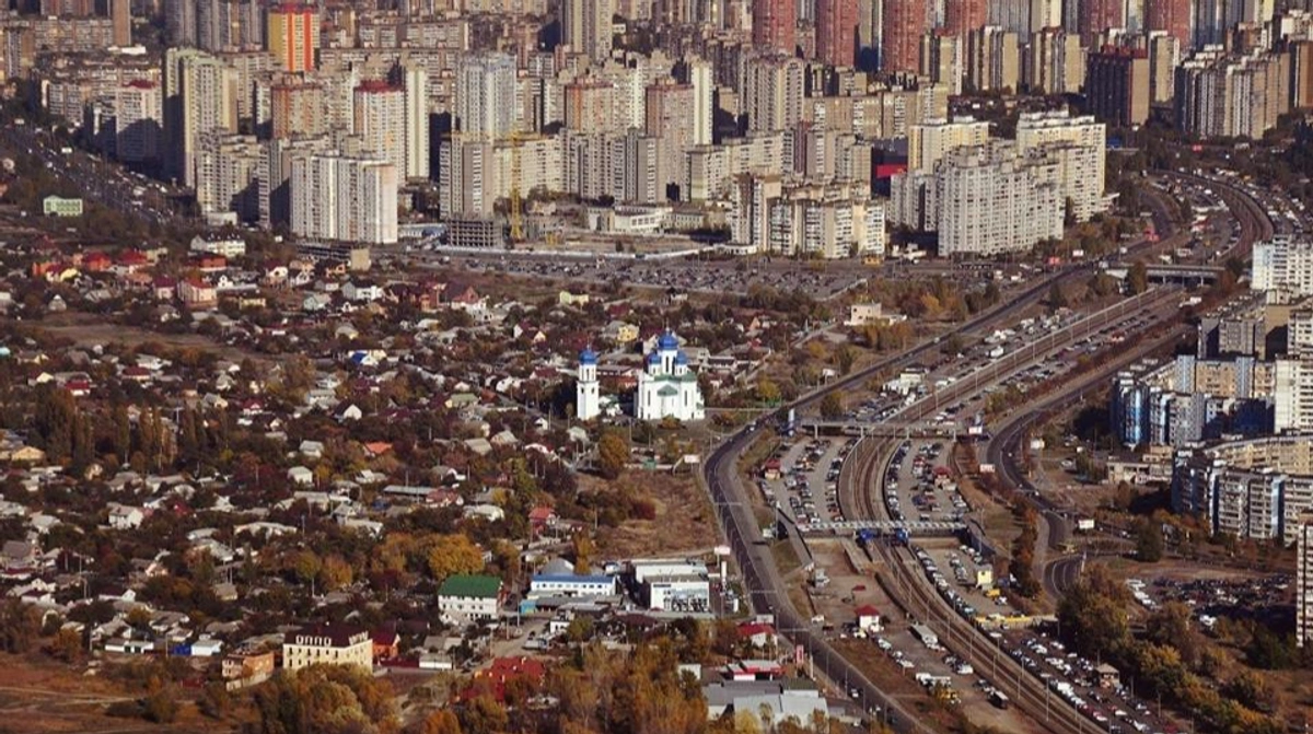 About 600 buildings in one Kyiv neighbourhood left without heating ...