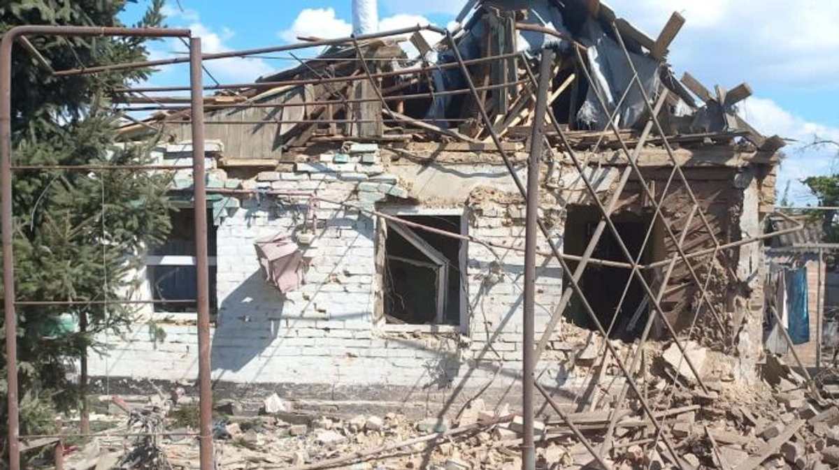 Russians shell Nikopol district, injuring 4 civilians and damaging ...