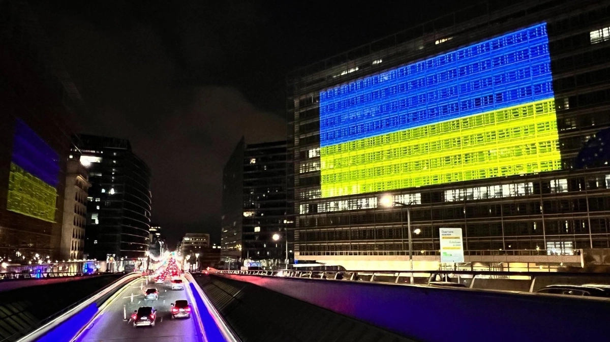 Buildings of key EU institutions illuminated in colours of Ukrainian ...