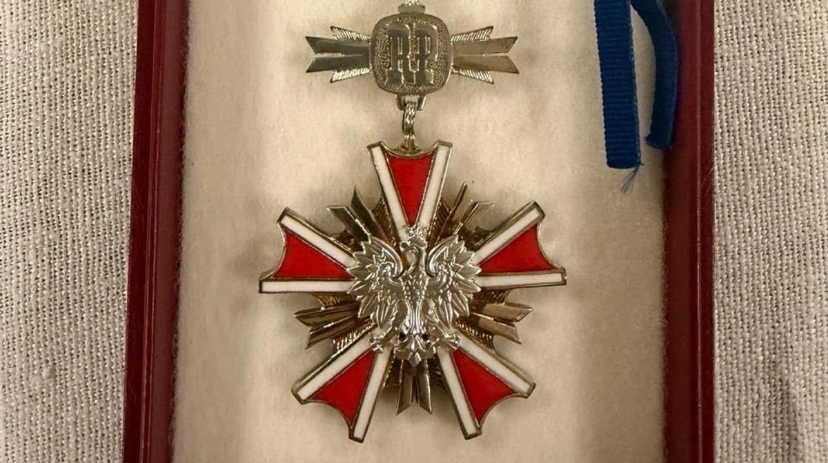 Former Ukrainian prime minister also returns Polish state award ...